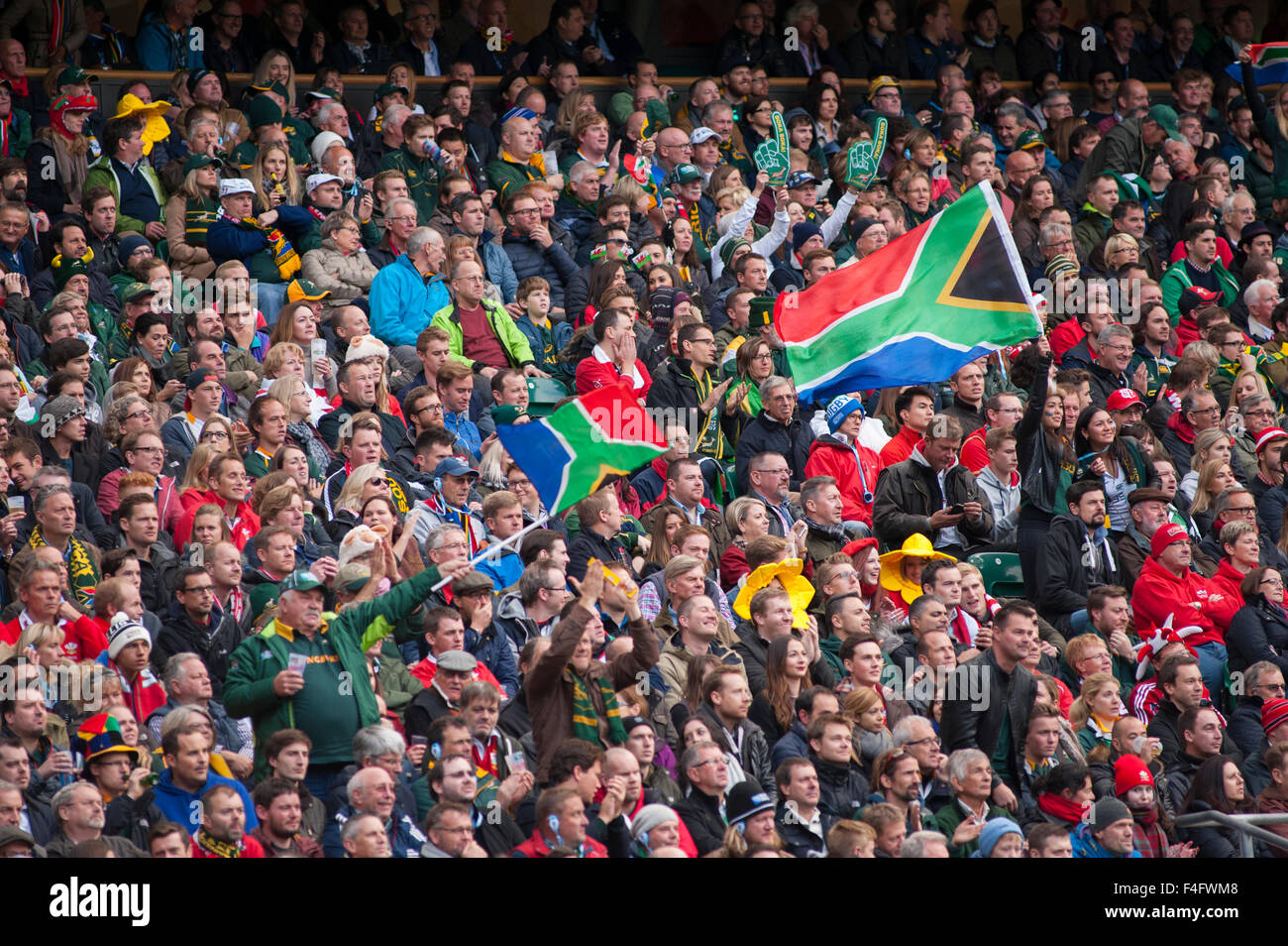 England Rugby Crowd Supporters Stock Photos & England Rugby Crowd ...