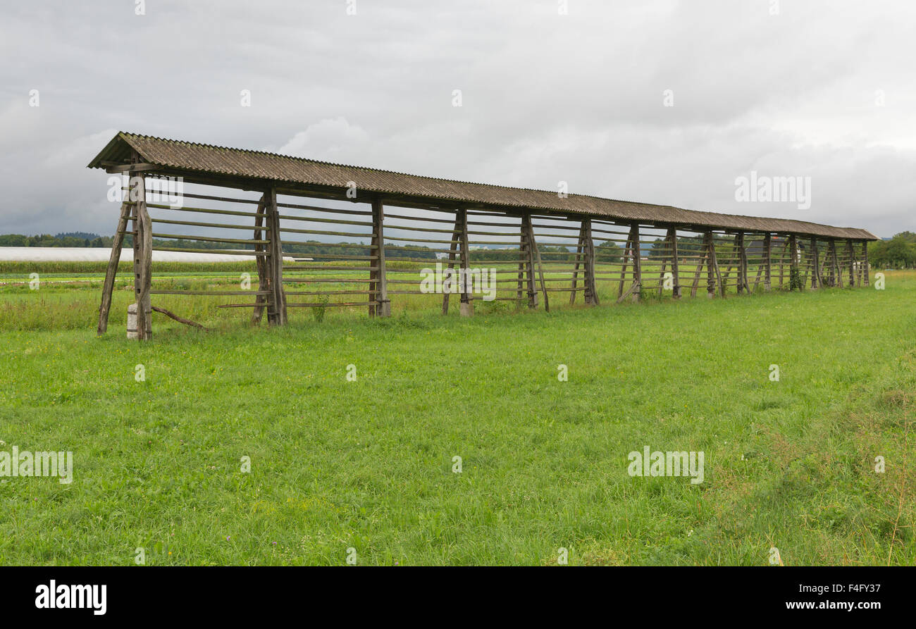 Empty hay barn hi-res stock photography and images - Alamy