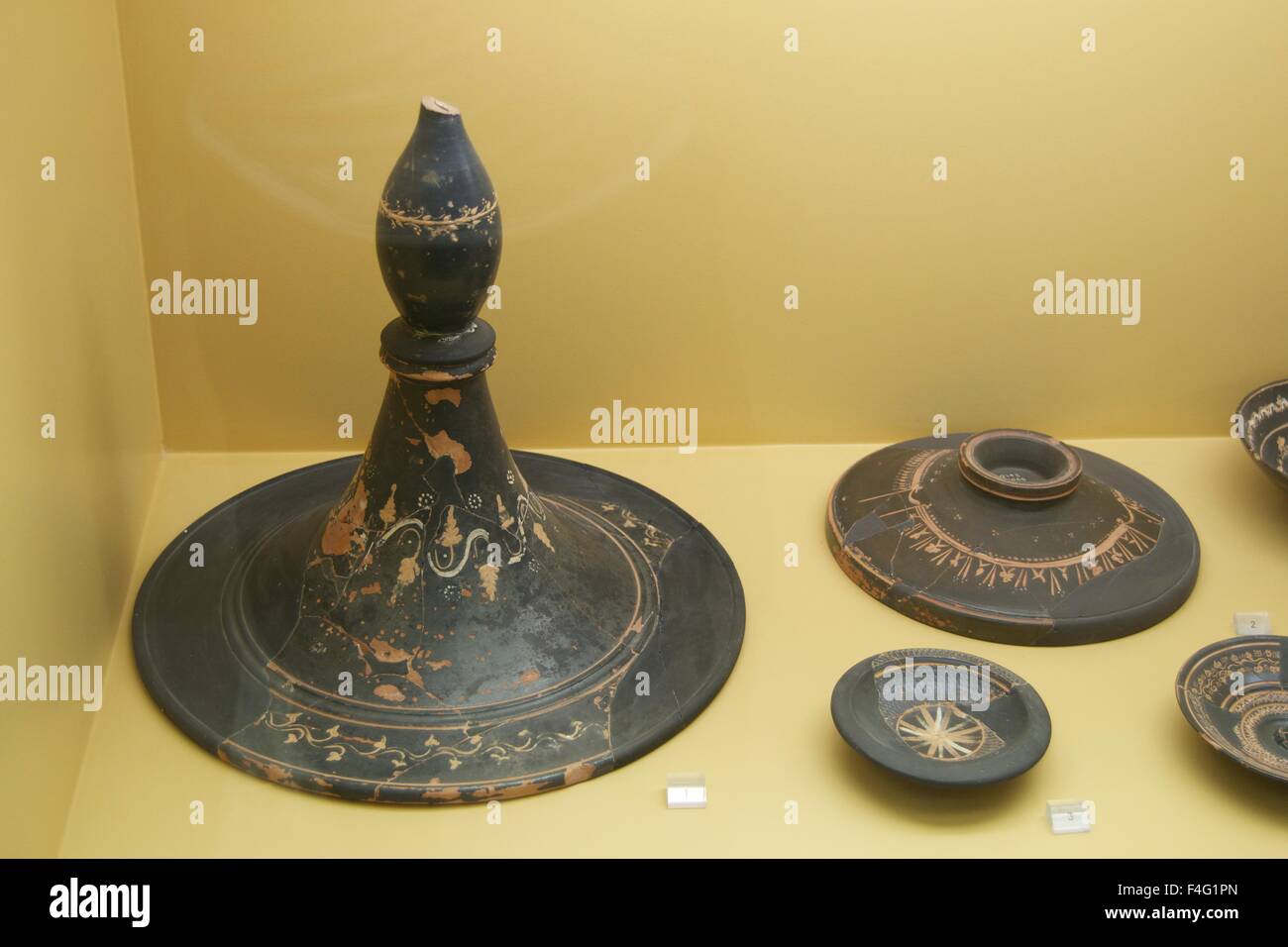 Ancient Greek pottery museum culture clay craft Stock Photo - Alamy