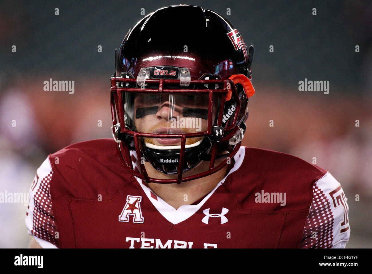 Philadelphia, Pennsylvania, USA. 17th Oct, 2015. Temple Owls linebacker ...