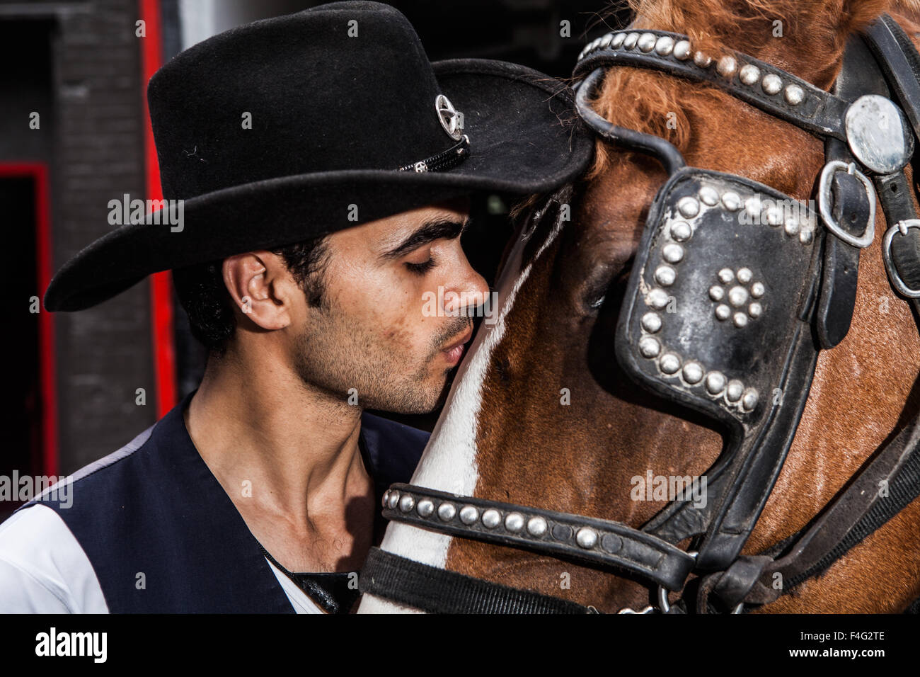 A carriage horse and its driver pose before going to work in New York's ...