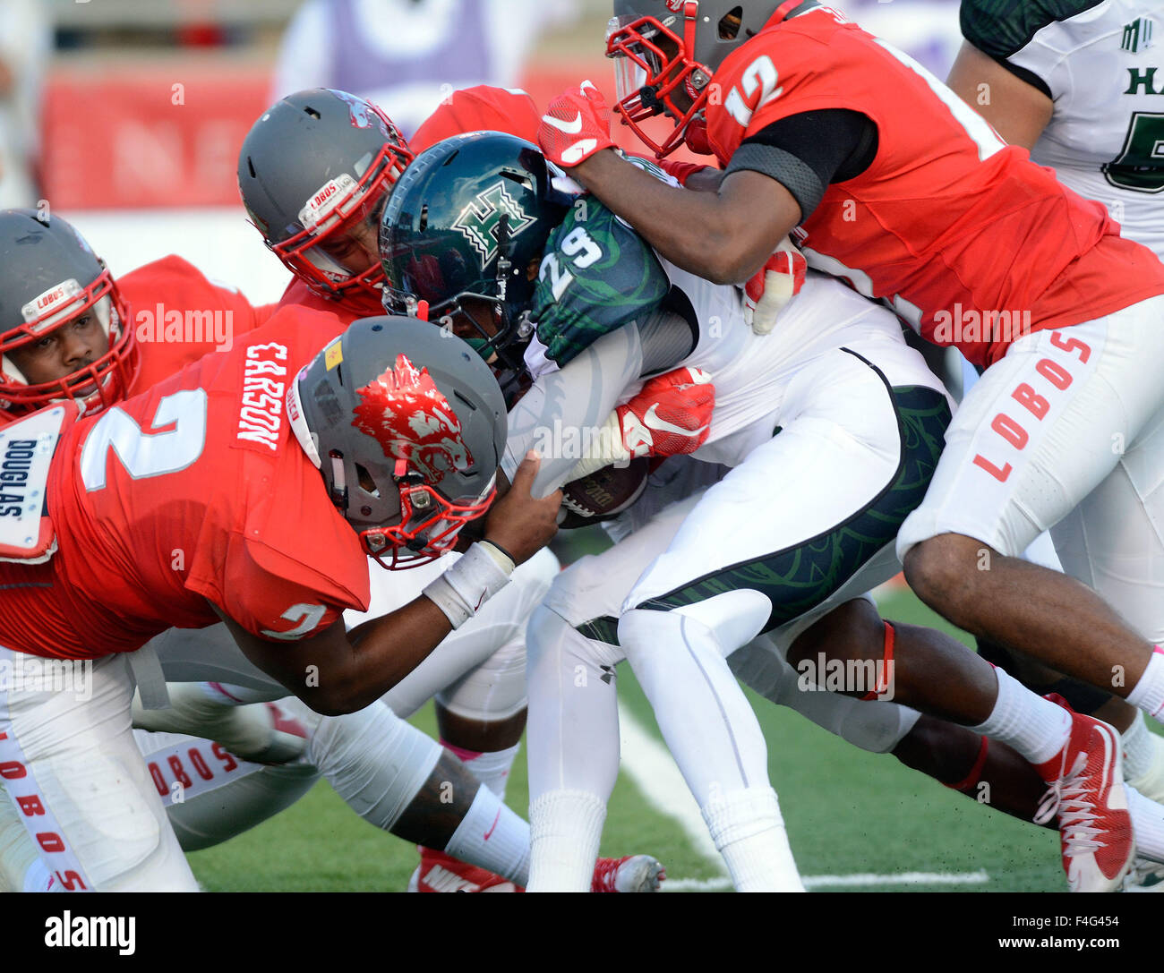Albuquerque, NM, USA. 17th Oct, 2015. It taks a load of Lobo players to ...