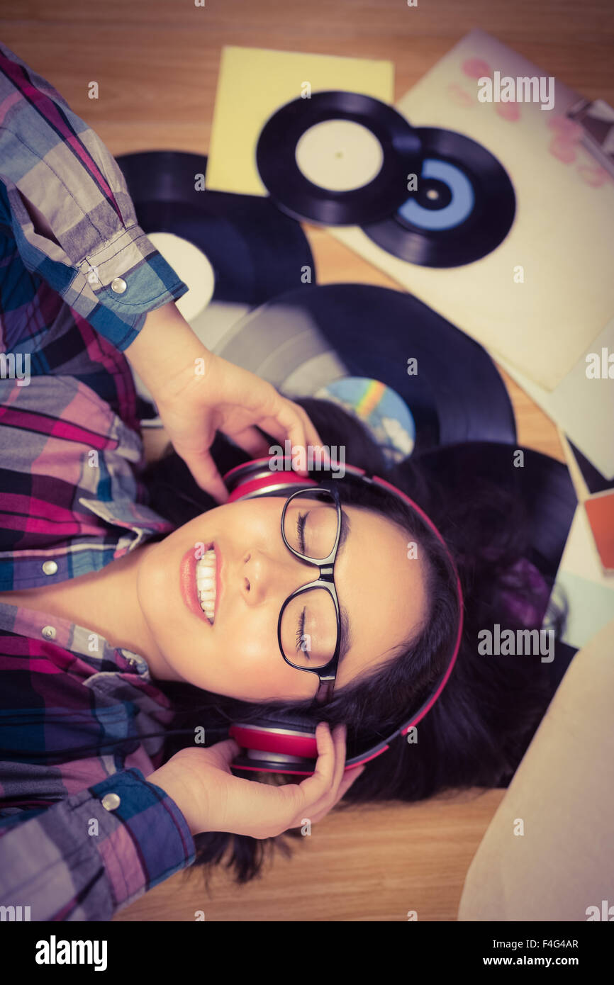 Listen music hi-res stock photography and images - Alamy