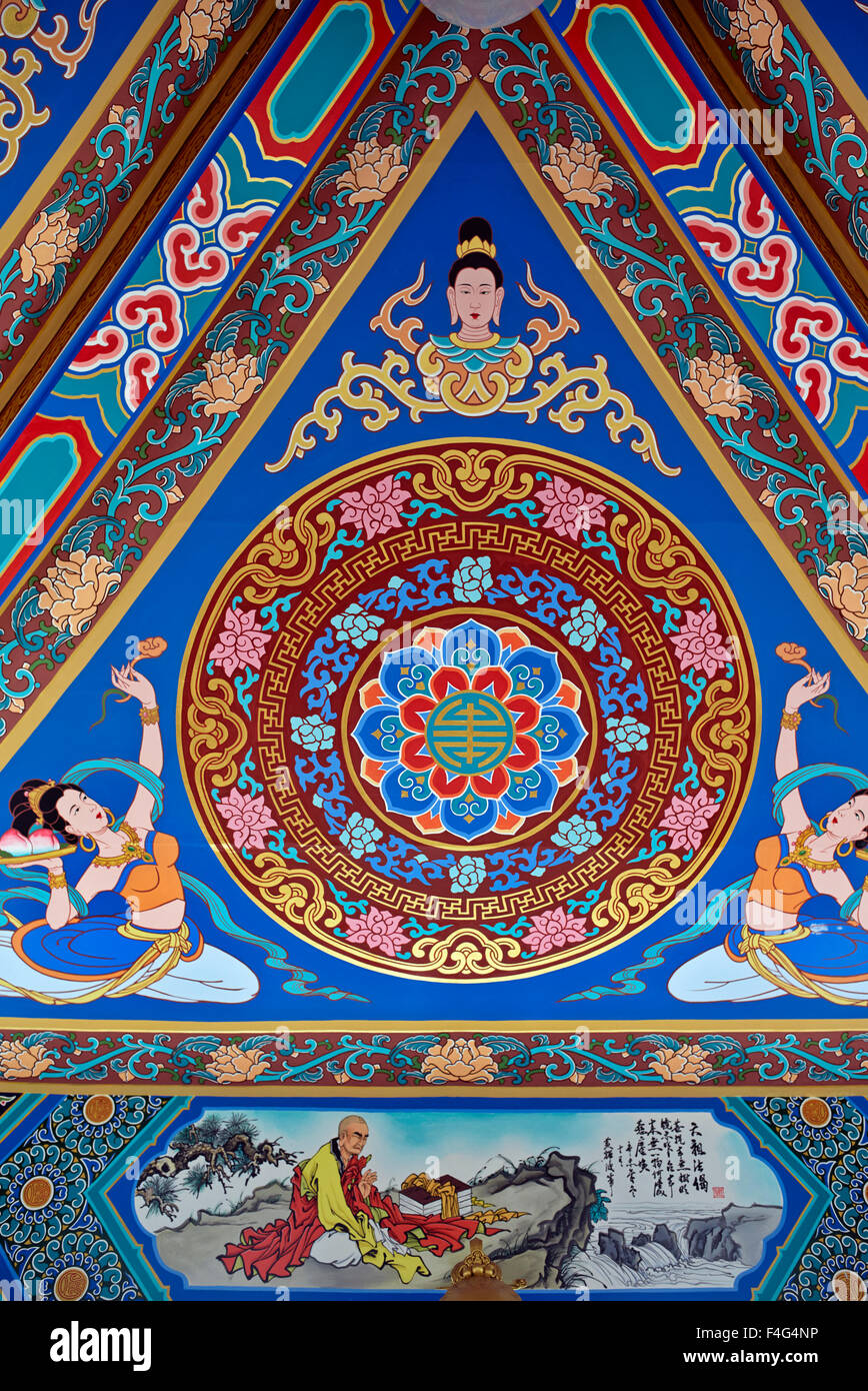 Chinese painting and ceiling art at Wihan Sian temple Pattaya Thailand ...