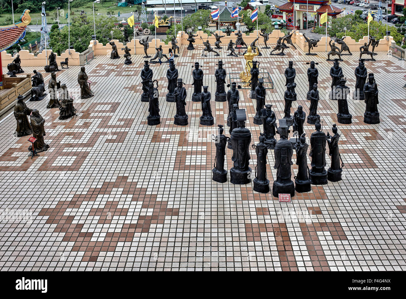 Chinese temple statues hi-res stock photography and images - Alamy