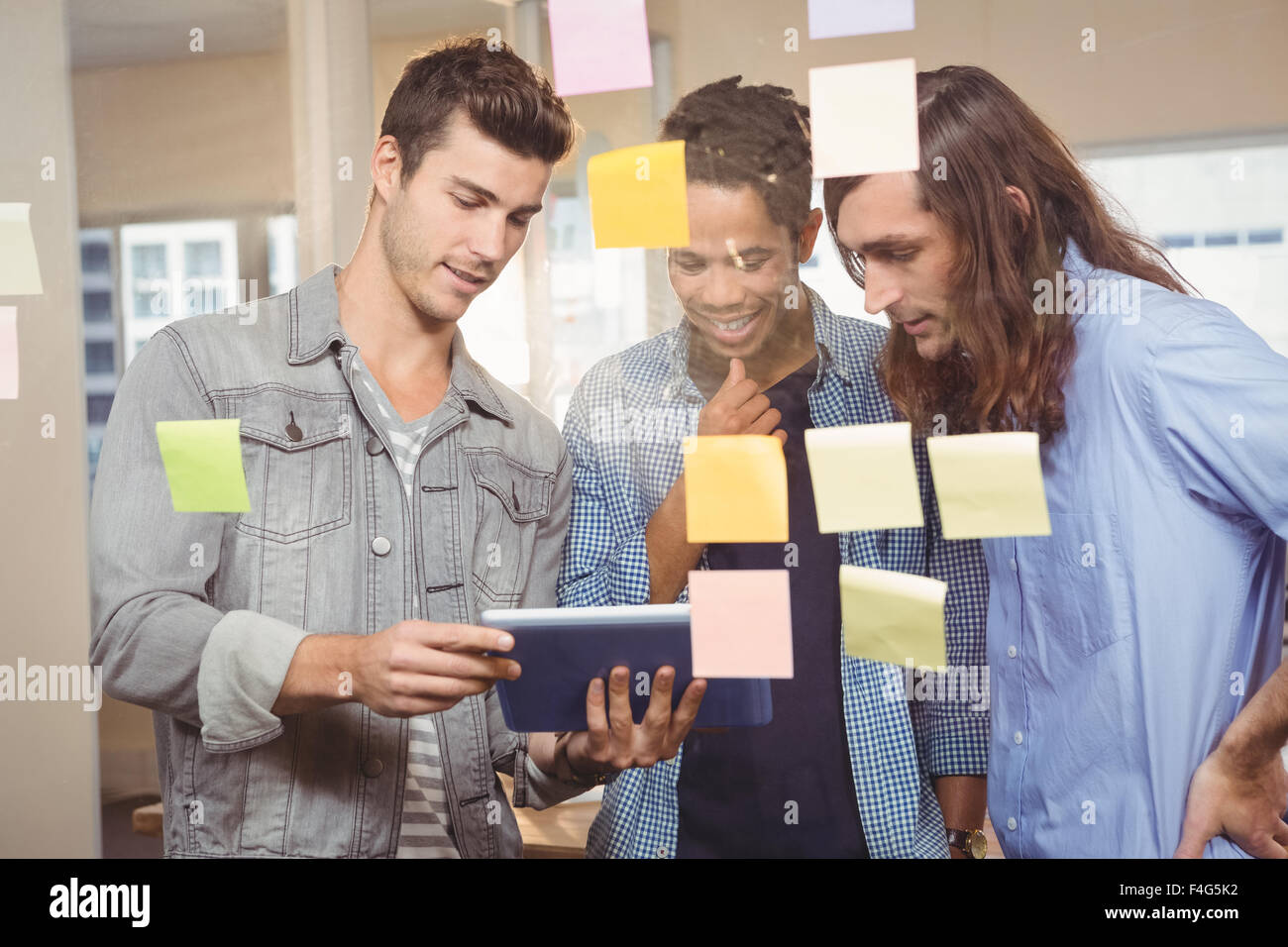 Digital notes tablet hi-res stock photography and images - Alamy
