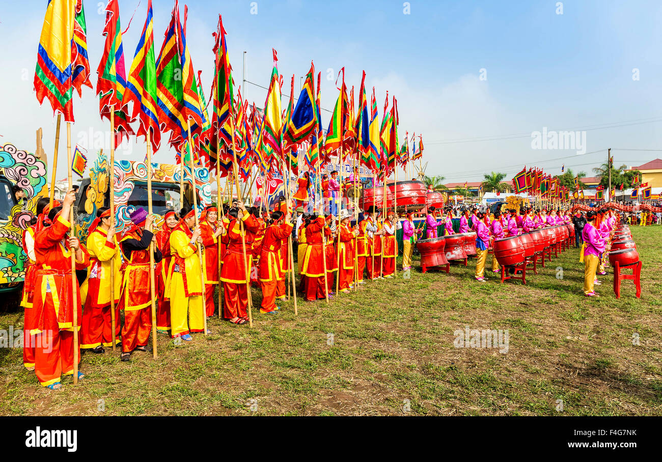 Vietnam traditional dance festival hi-res stock photography and images ...