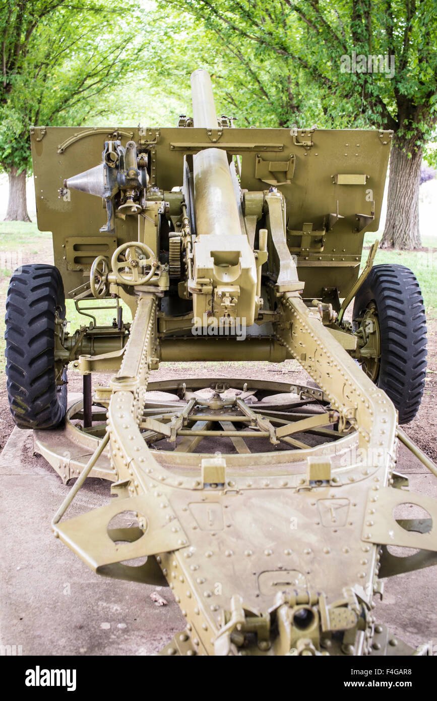 Howitzer gun hi-res stock photography and images - Alamy