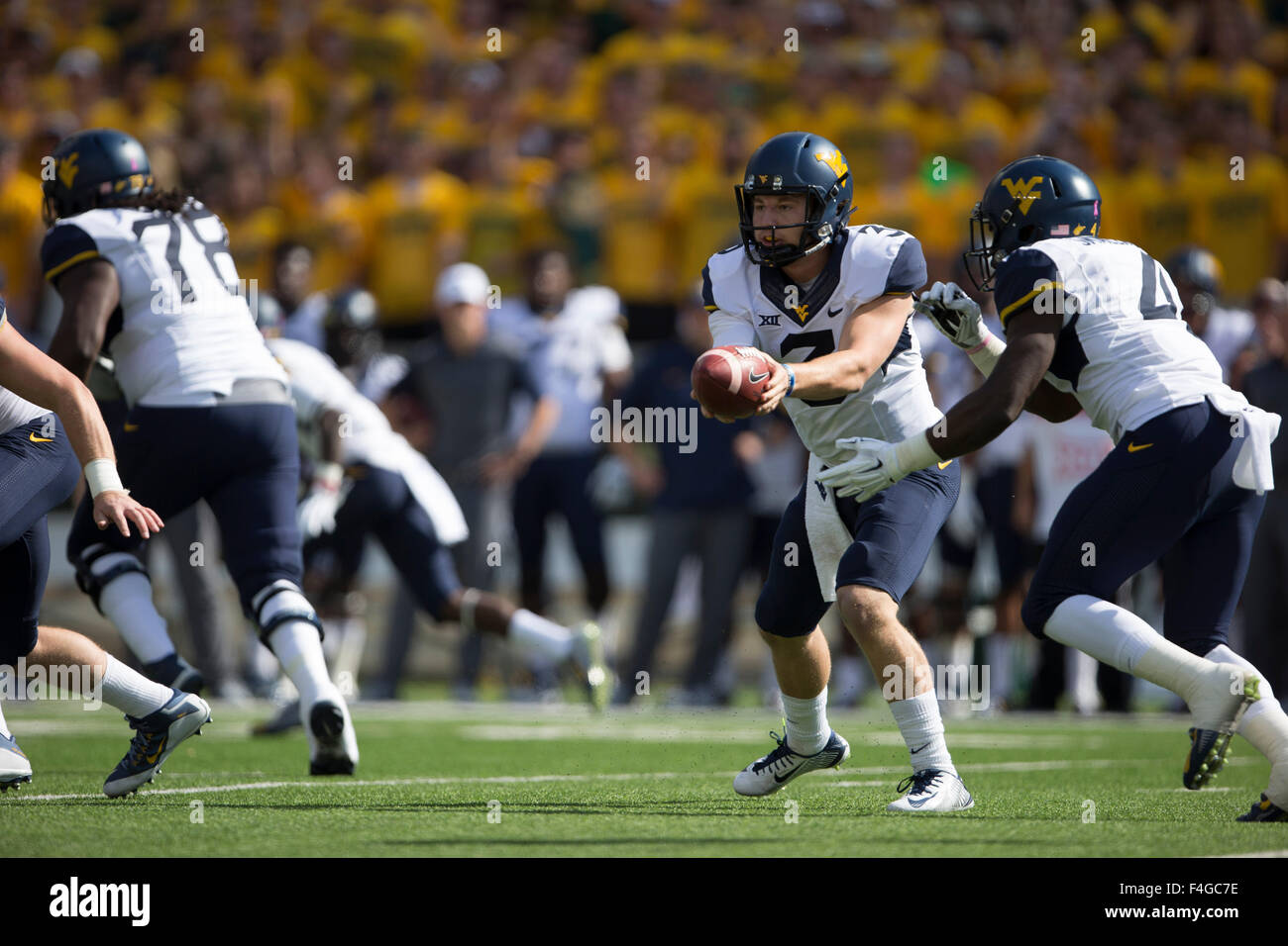 Waco, Texas, USA. 17th Oct, 2015. Skyler Howard (3) of the West ...