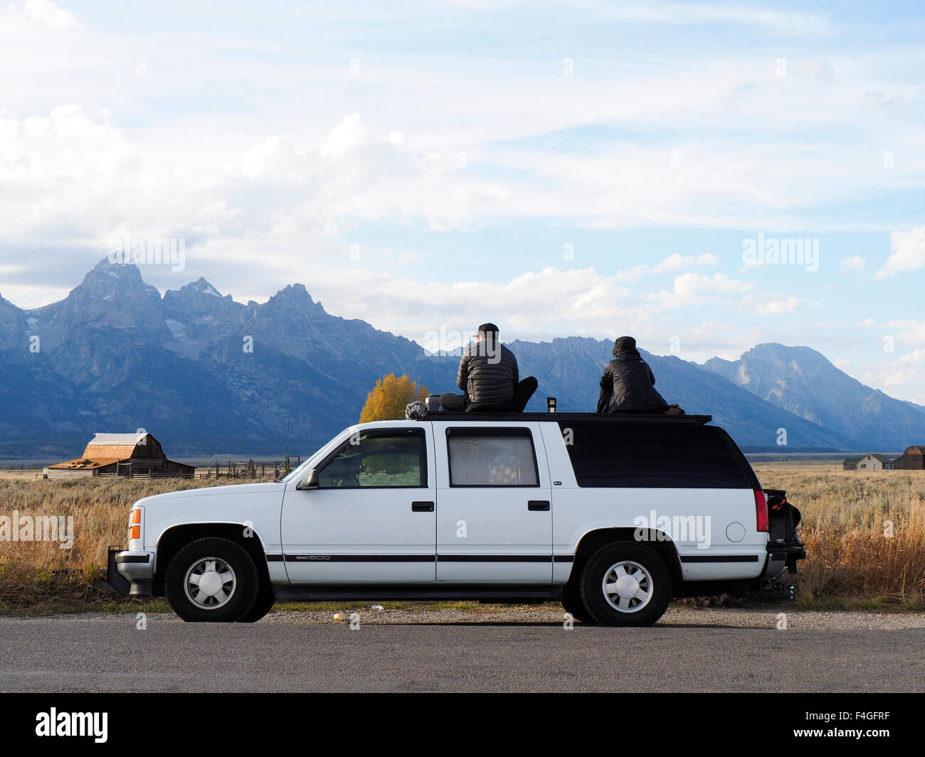 Car on top hi-res stock photography and images - Alamy