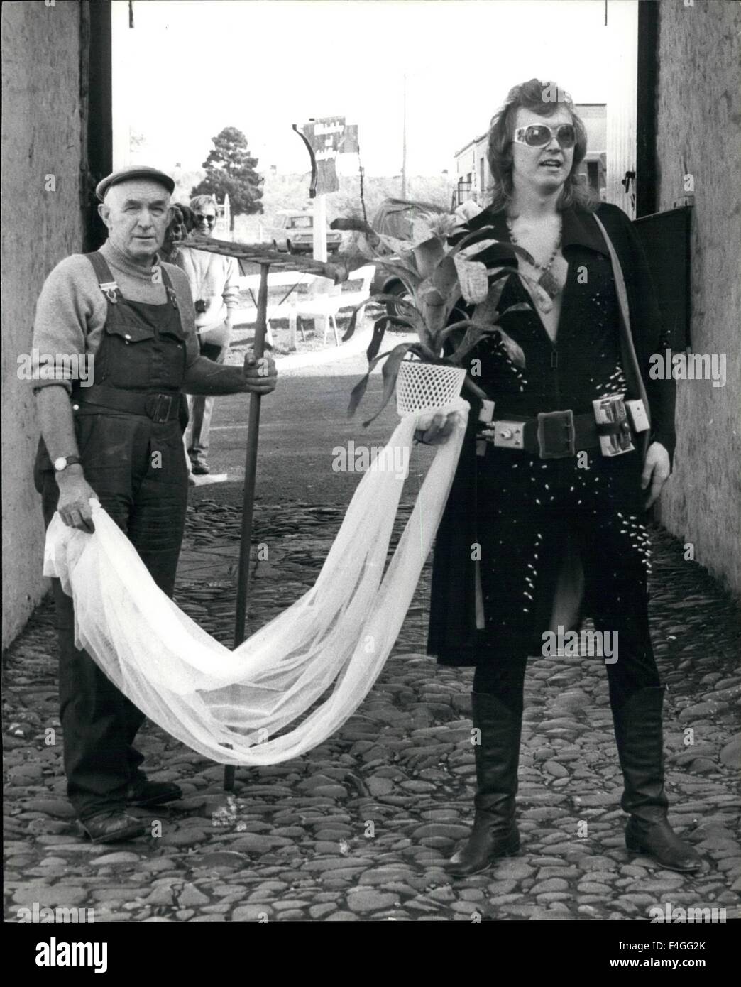 Feb. 24, 1968 - Gretna Green's pottiest wedding ever: Flower power, the ...