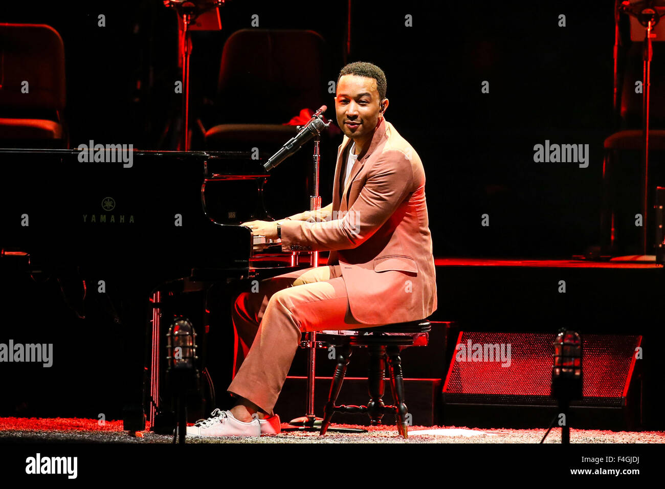 Amphitheater concert 1978 hi-res stock photography and images - Alamy