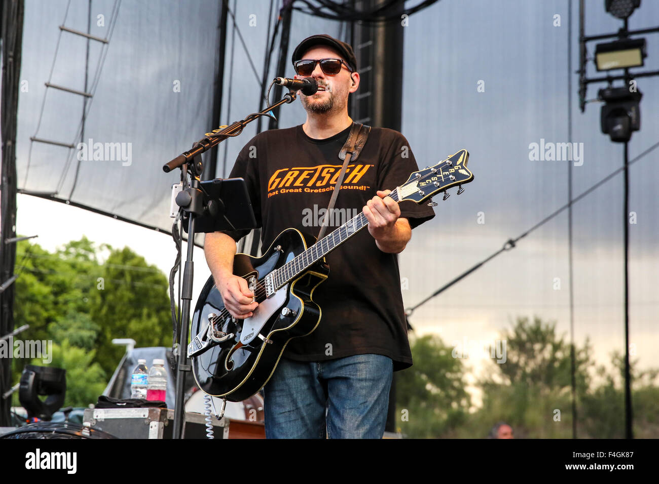 Toad the Wet Sprocket performs live in concert Stock Photo - Alamy