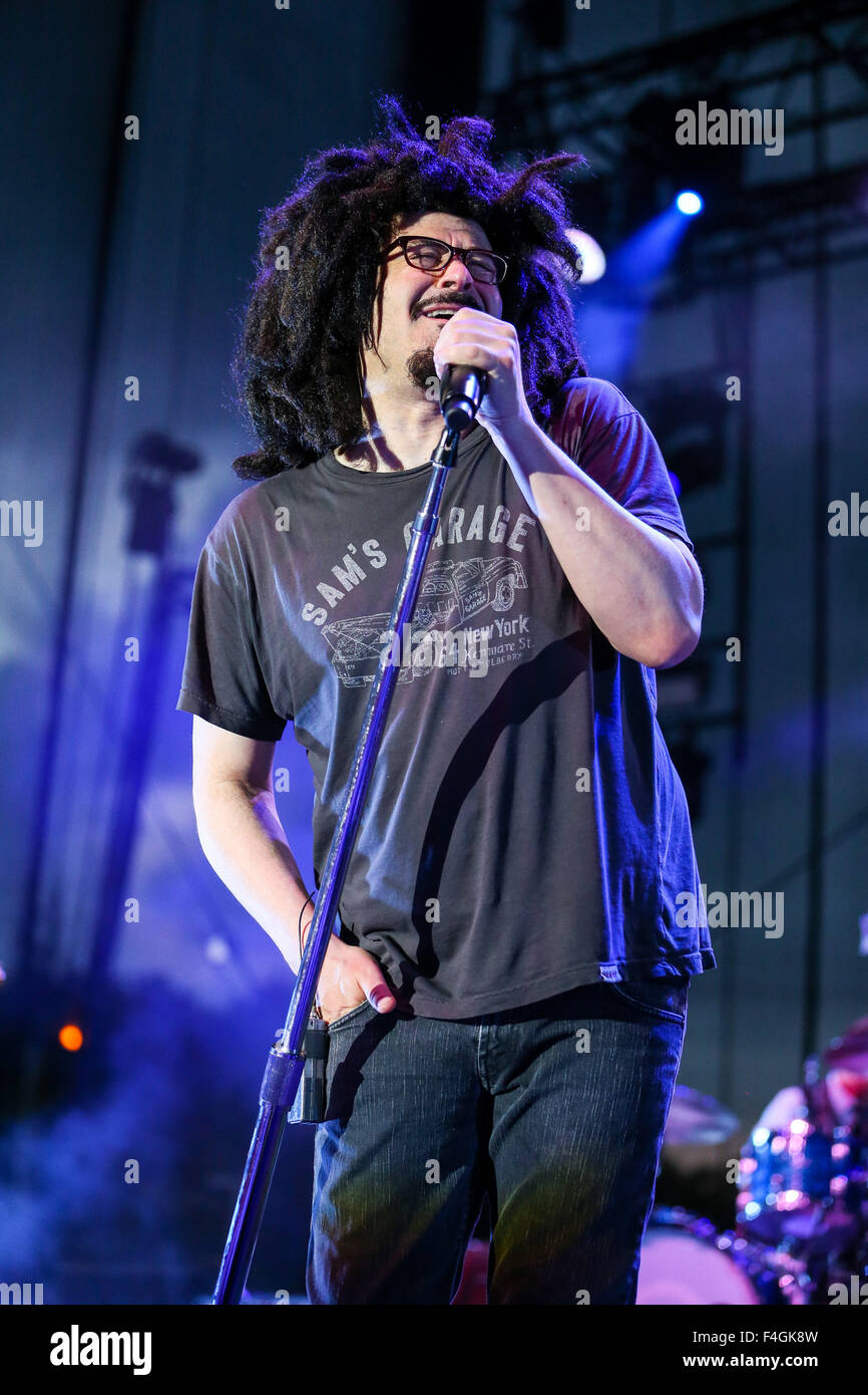 Counting crows concert hi-res stock photography and images - Alamy