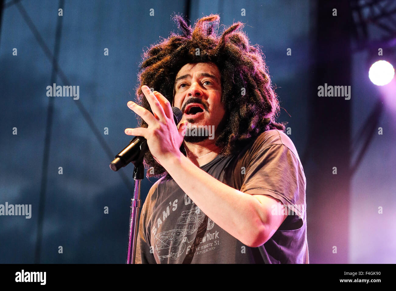 Counting crows sing hi-res stock photography and images - Alamy