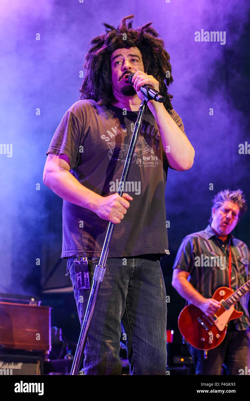 Counting crows sing hi-res stock photography and images - Alamy