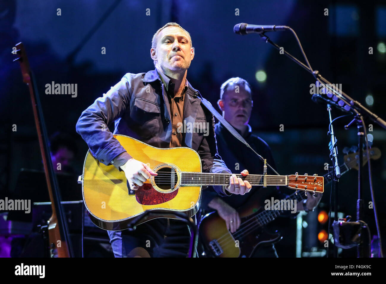 David Gray performs live on tour Stock Photo - Alamy
