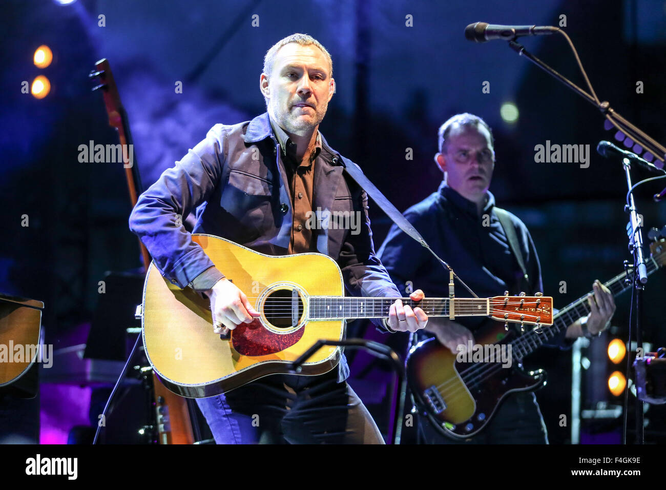 David Gray performs live on tour Stock Photo - Alamy