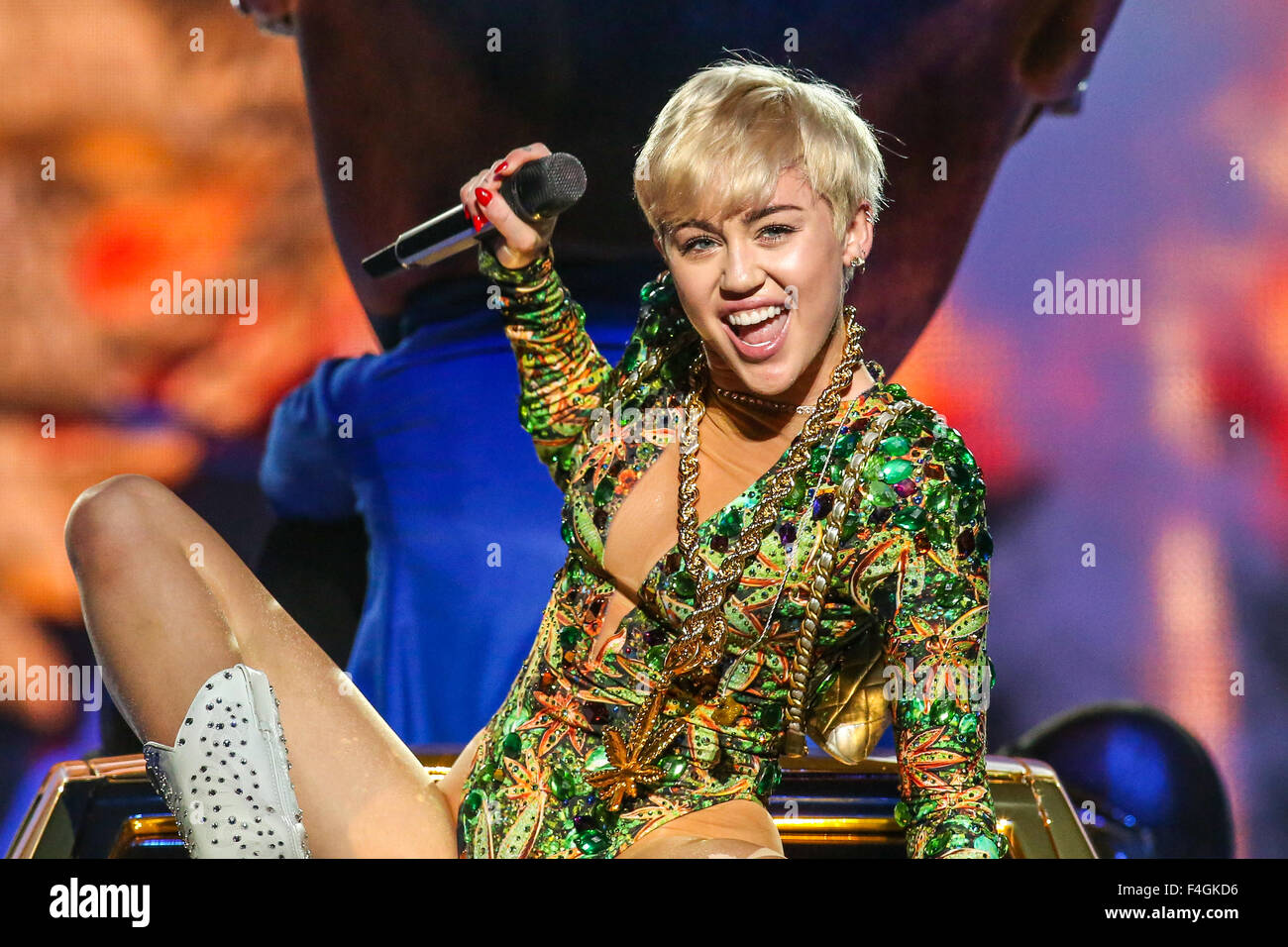 Miley Cyrus Performs Live in Concert as part of her 2014 Bangerz World ...