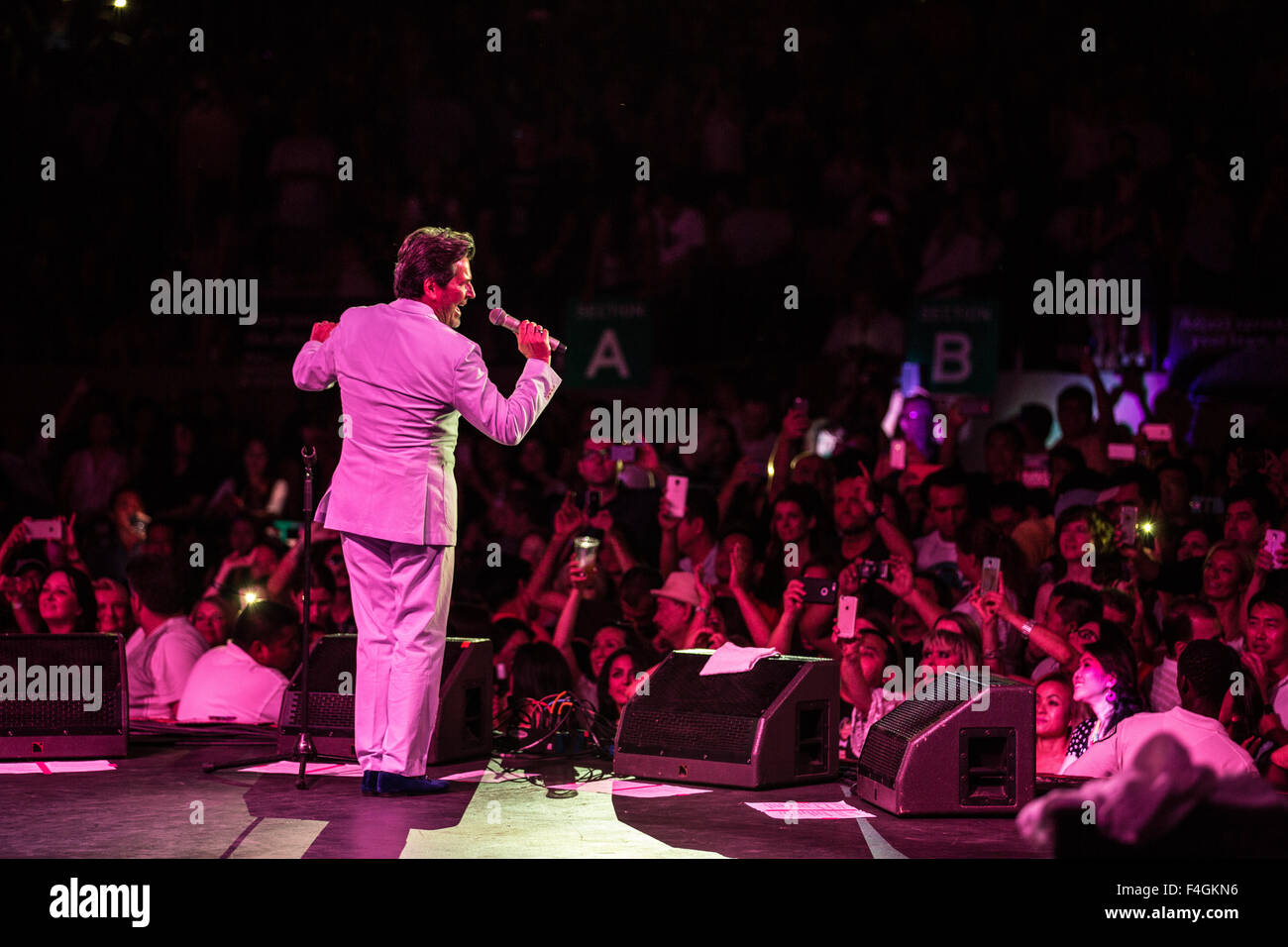 Starlight bowl burbank hi-res stock photography and images - Alamy