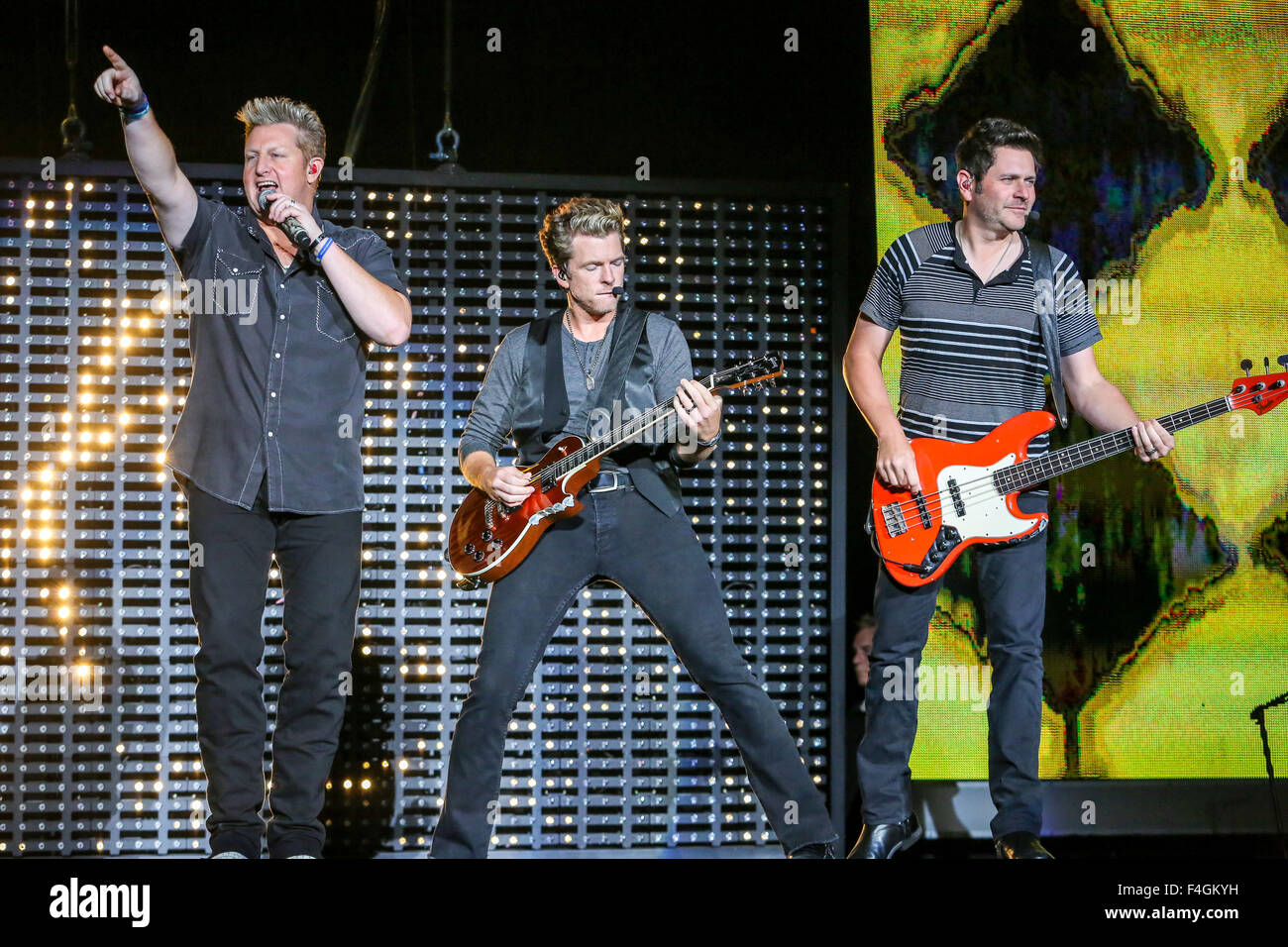 Music artist RASCAL FLATTS bring their 2013 Summer Tour to Walnut Creek ...