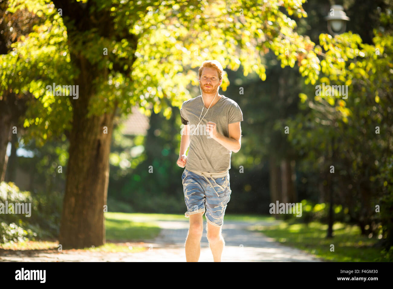 Running sport man hi-res stock photography and images - Alamy