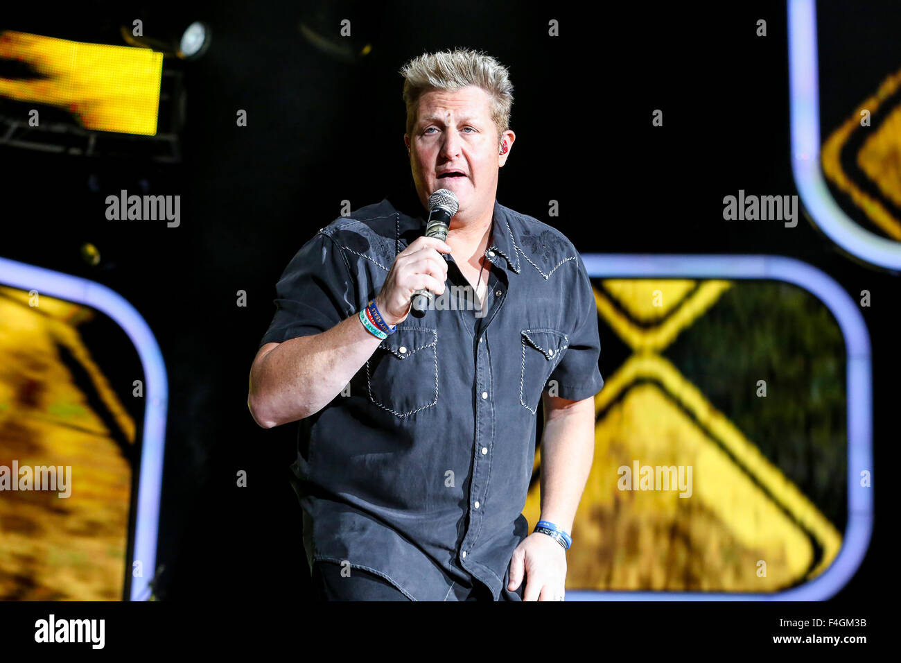 Music artist RASCAL FLATTS bring their 2013 Summer Tour to Walnut Creek ...