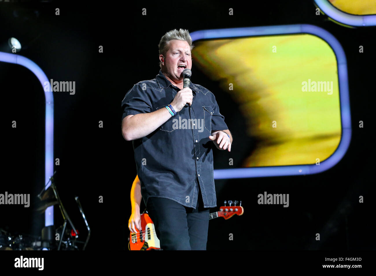 Music artist RASCAL FLATTS bring their 2013 Summer Tour to Walnut Creek ...
