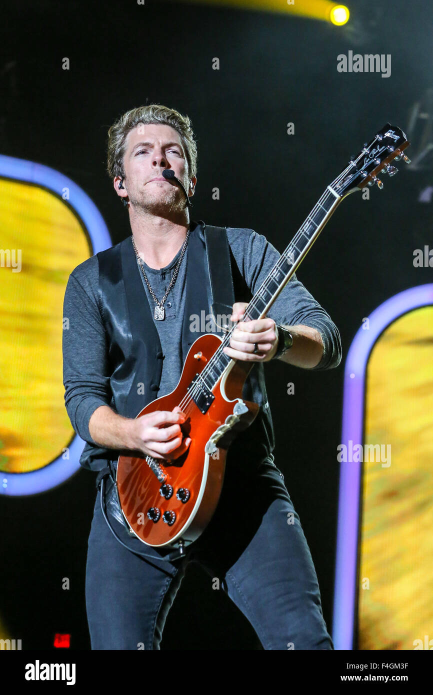 Music artist RASCAL FLATTS bring their 2013 Summer Tour to Walnut Creek ...