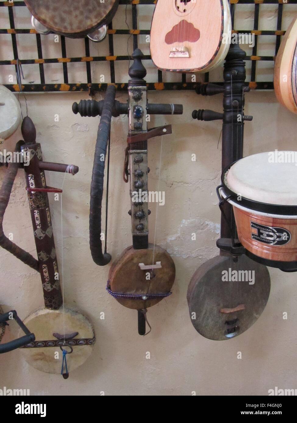 Arab musical instruments hi-res stock photography and images - Alamy
