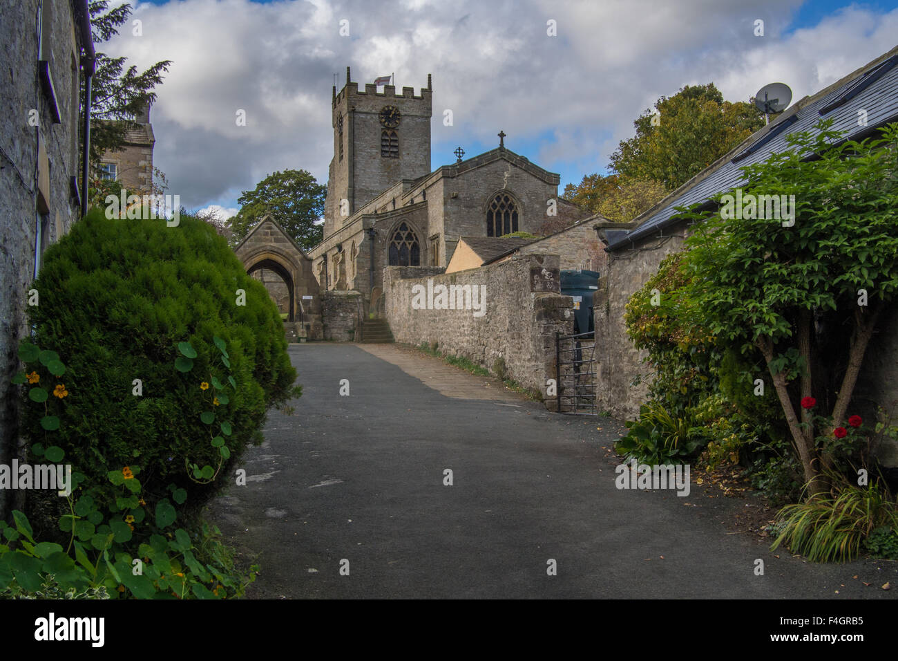 Middleham church hi-res stock photography and images - Alamy