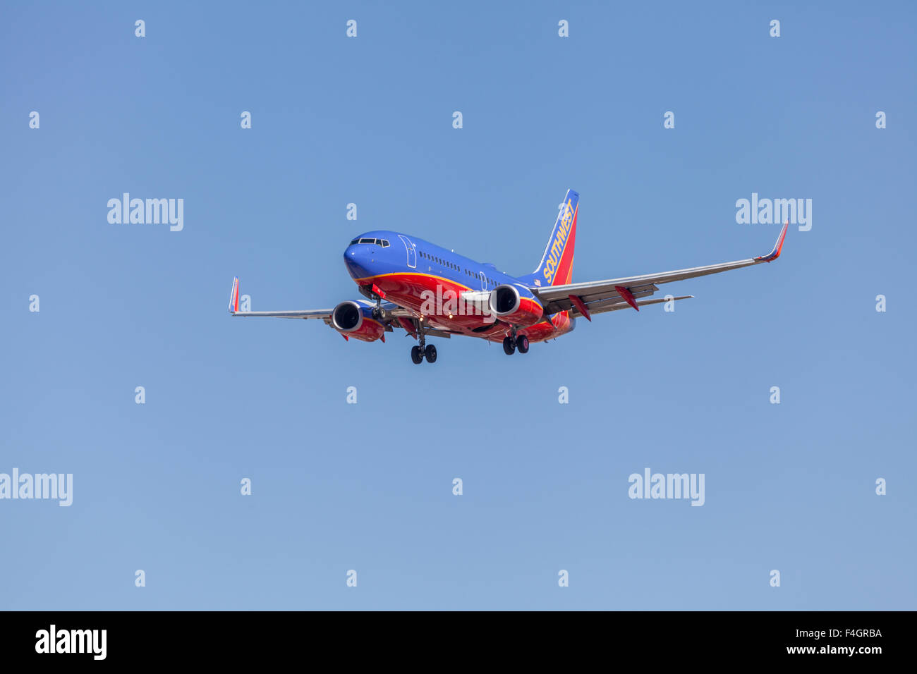 Southwest airlines on approach hi-res stock photography and images - Alamy
