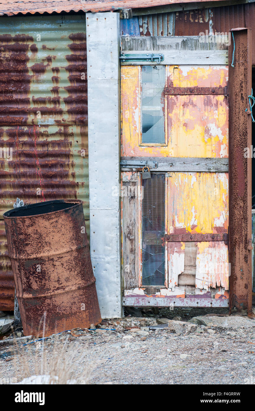 Entrance to an old corrugated iron building Stock Photo - Alamy