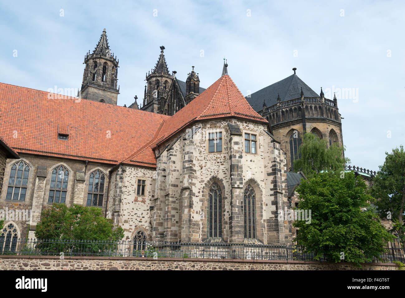 River side of Magdeburg Cathedral (Protestant Cathedral of Magdeburg ...