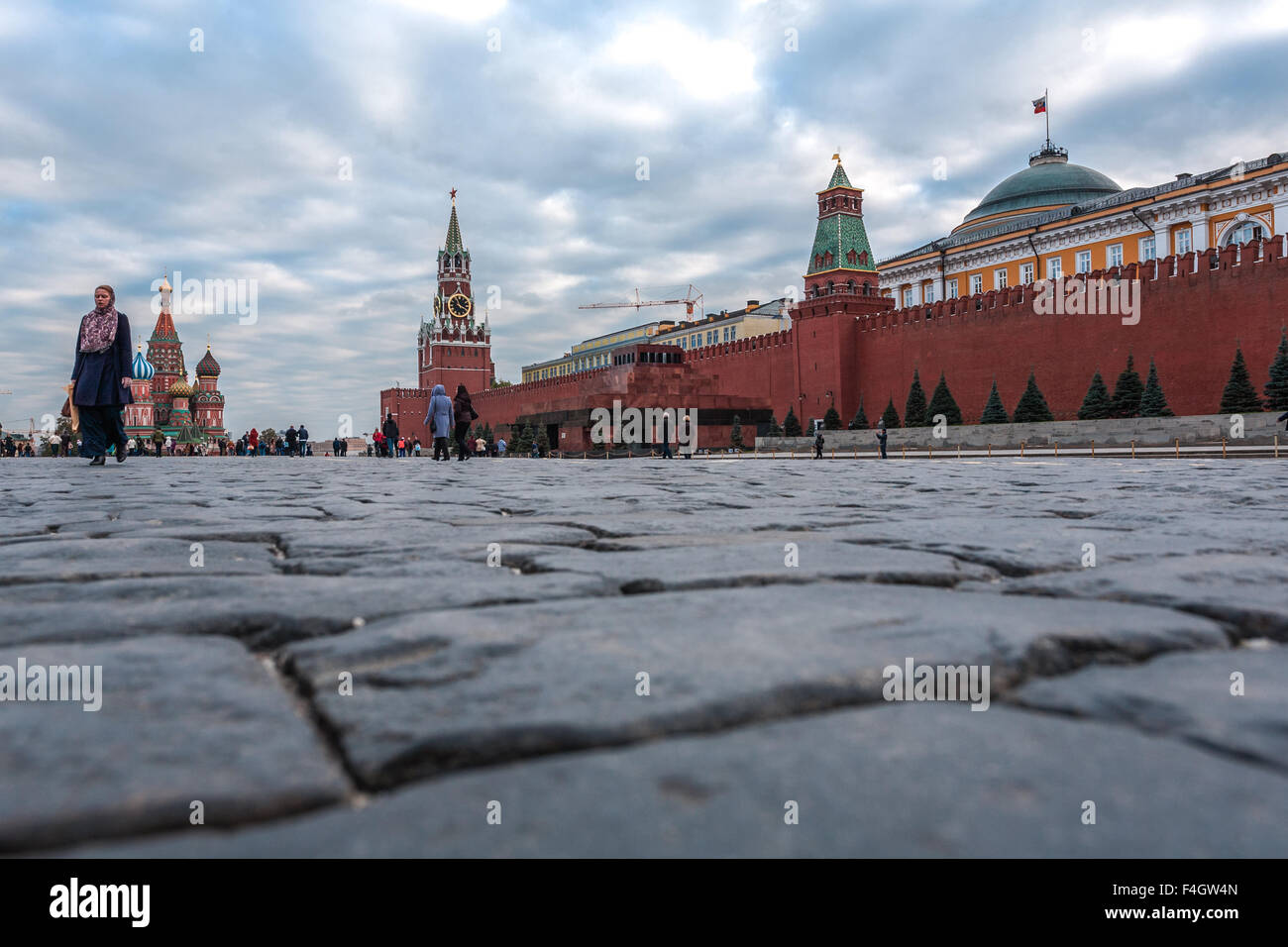 Red square lenin mausoleum hi-res stock photography and images - Alamy