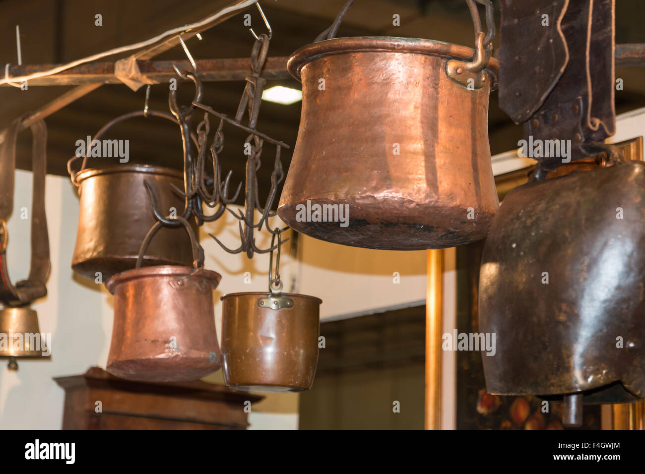 Old copper pots hi-res stock photography and images - Alamy