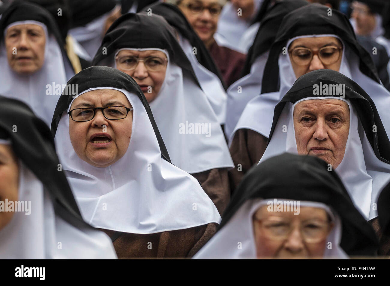 Catholic nuns with children hi-res stock photography and images - Alamy