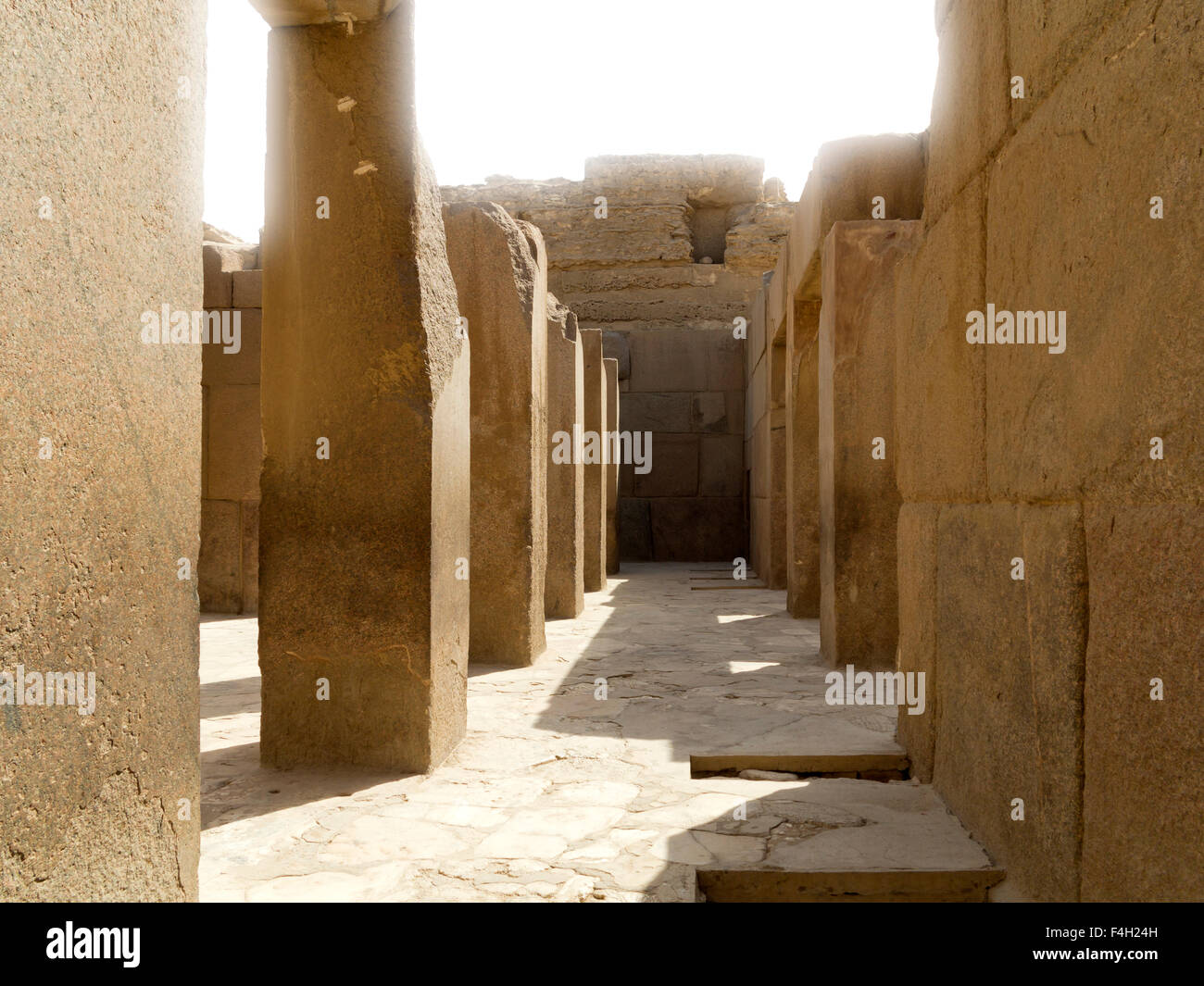 Square columns in The Valley Temple of Pharaoh Khafre of the 4th ...