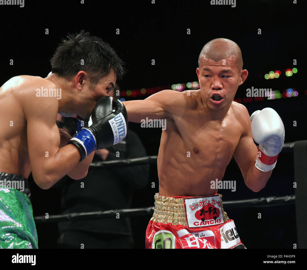 (L-R) Kohei Kono, Koki Kameda (JPN), OCTOBER 16, 2015 - Boxing :Koki Kameda (R) of Japan sends a ...