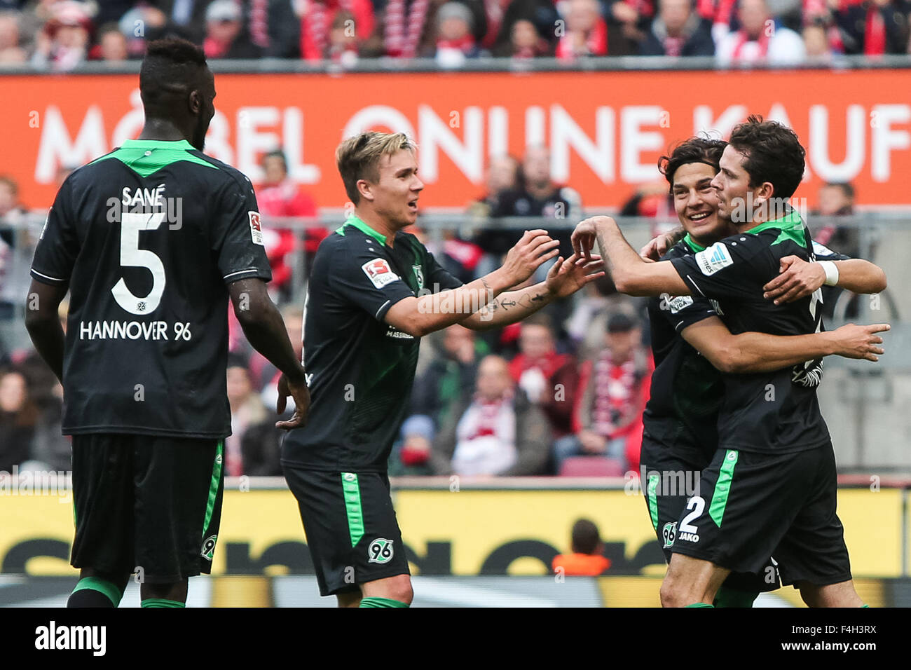 Cologne, Germany. 18th Oct, 2015. Hanover's Salif Sane (l-r), Felix ...