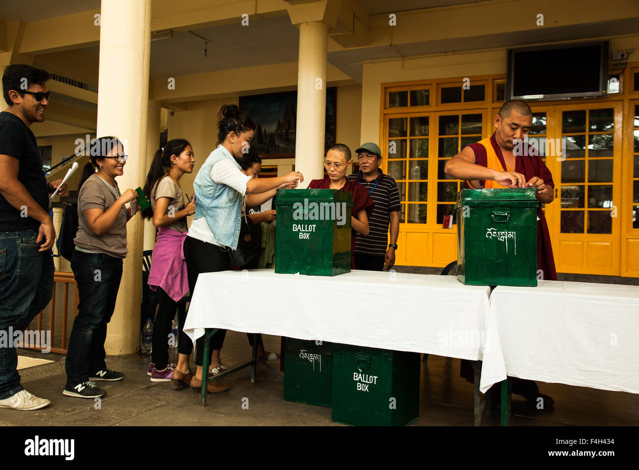 Tibetans Wearing Traditional Clothes High Resolution Stock Photography ...