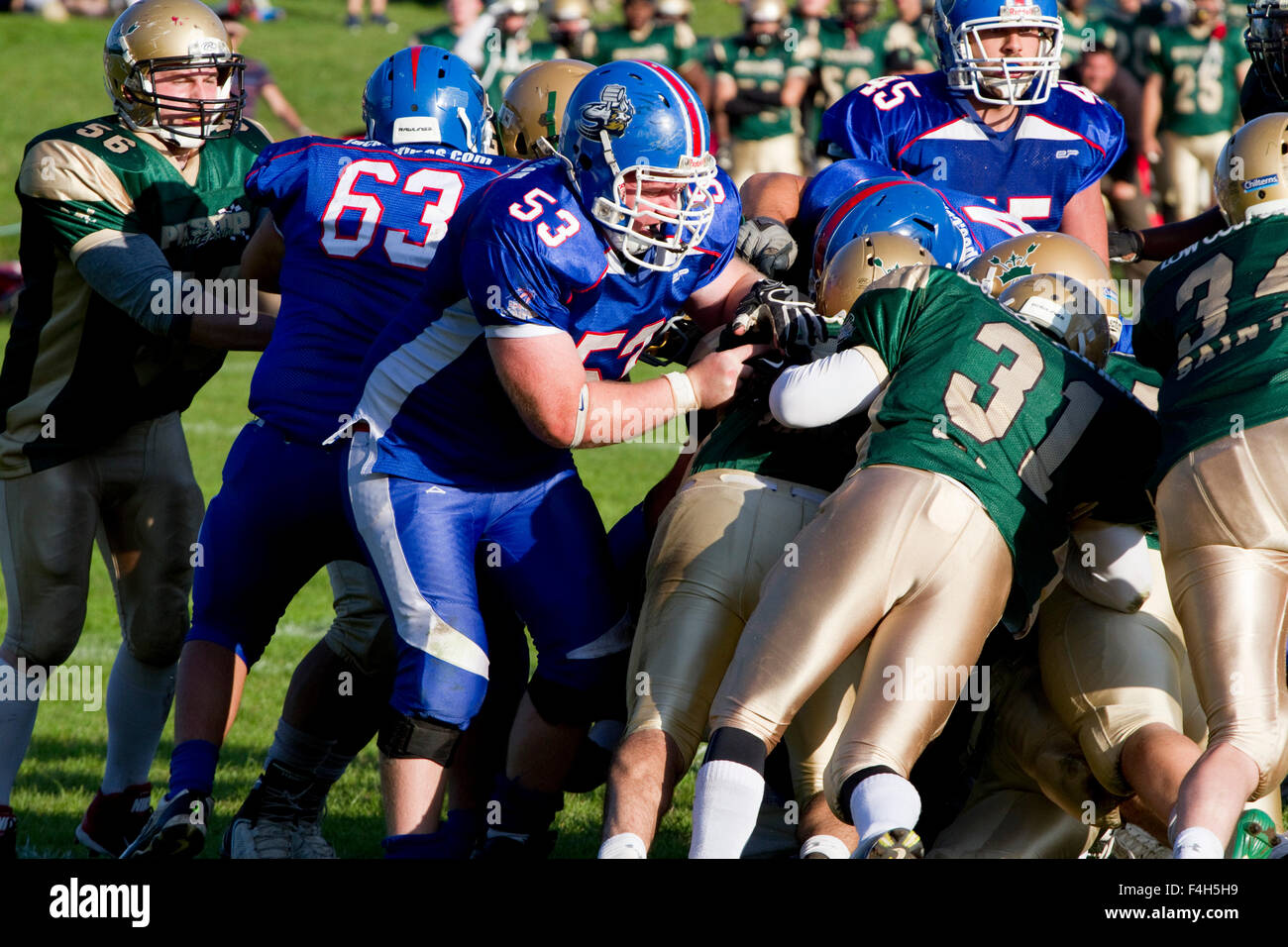 Heaving line hi-res stock photography and images - Alamy