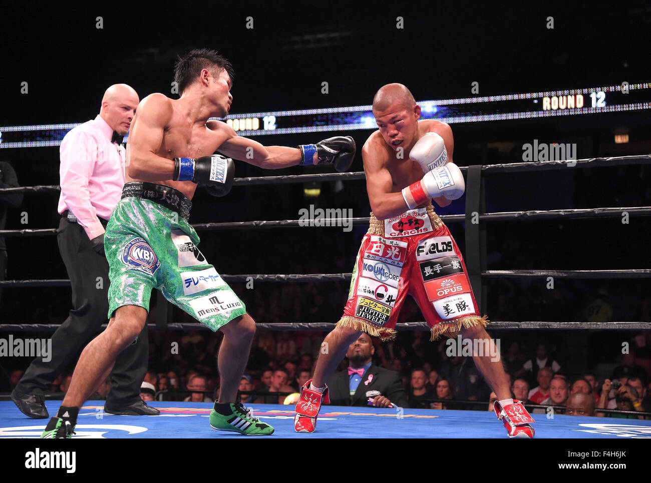 (L-R) Kohei Kono, Koki Kameda (JPN), OCTOBER 16, 2015 - Boxing : Koki ...