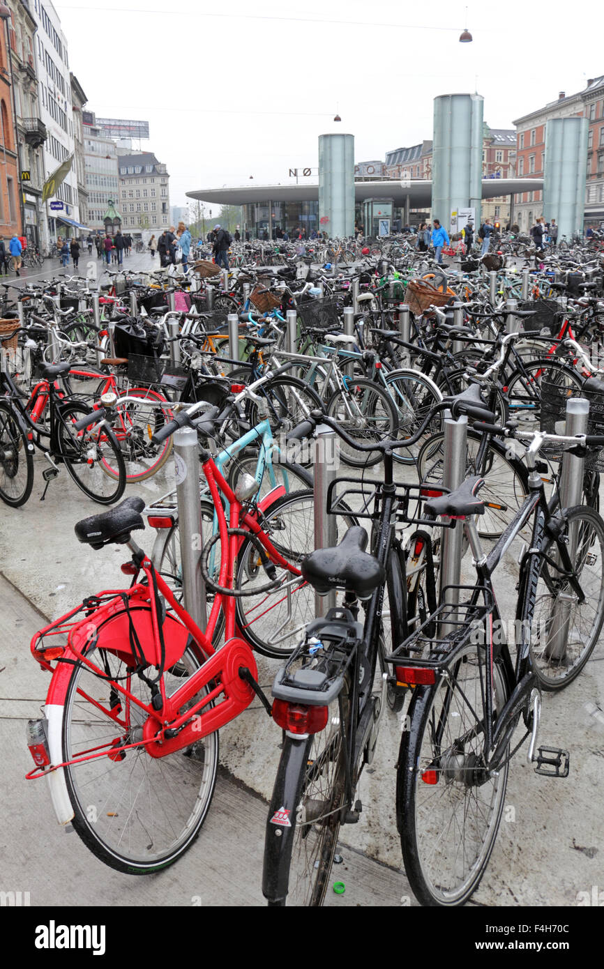 Copenhagen denmark bikes hi-res stock photography and images - Alamy