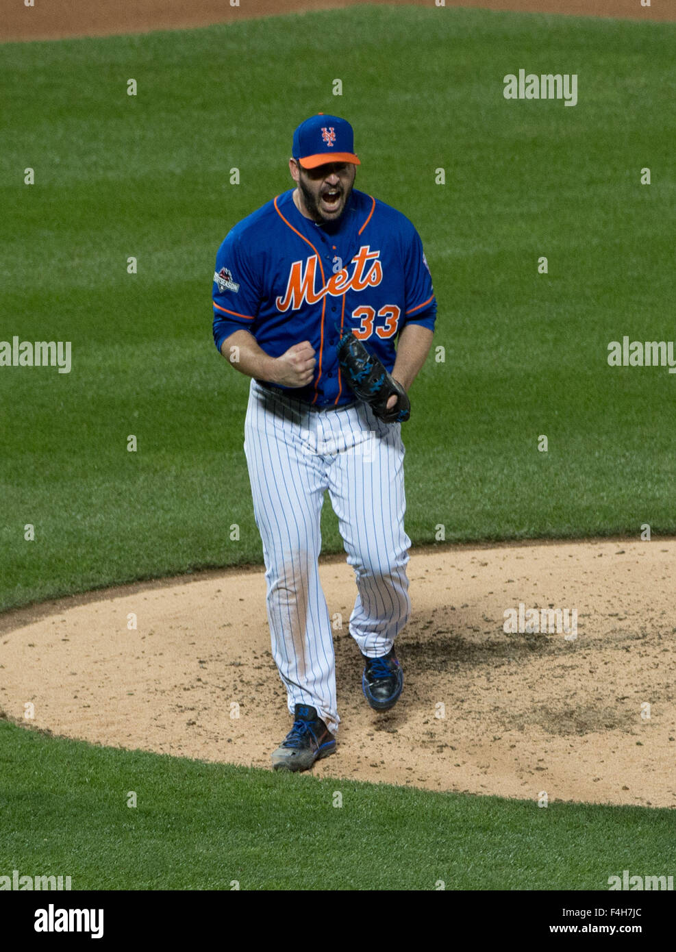 New York, NY, USA. 17th Oct, 2015. New York Mets starting pitcher MATT ...