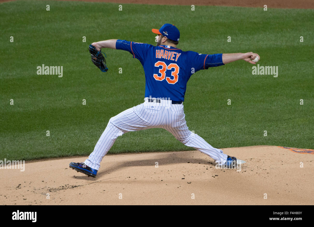 New York, NY, USA. 17th Oct, 2015. New York Mets starting pitcher MATT ...