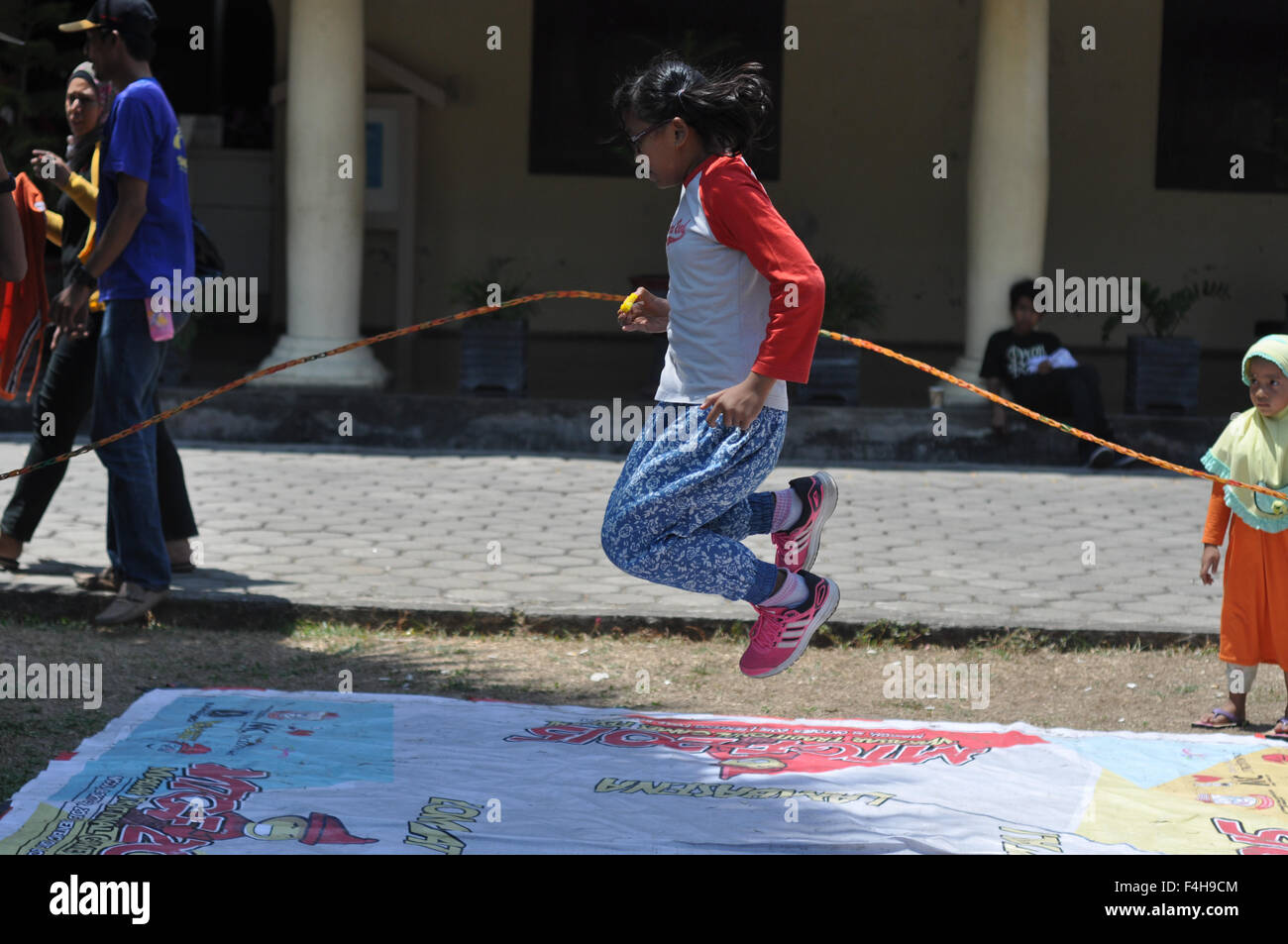 Rope games hi-res stock photography and images - Alamy