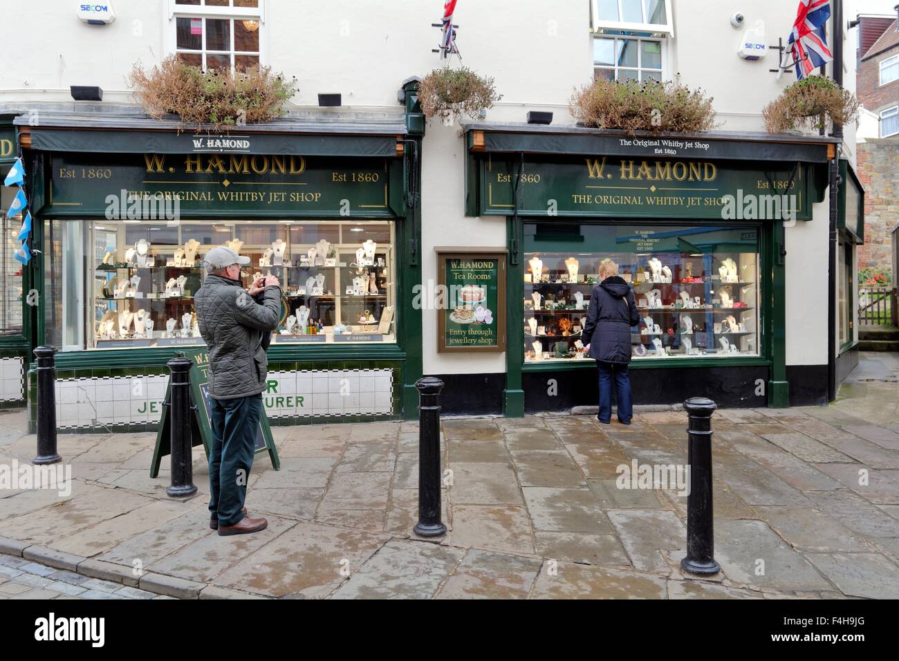 Church street whitby hi-res stock photography and images - Alamy