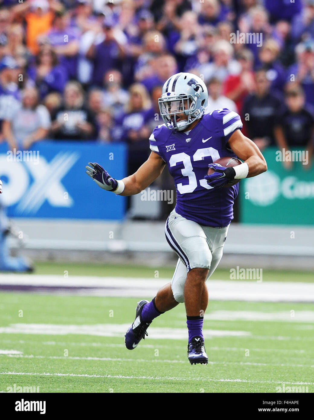 Manhattan, Kansas, USA. 17th Oct, 2015. Kansas State Wildcats defensive ...
