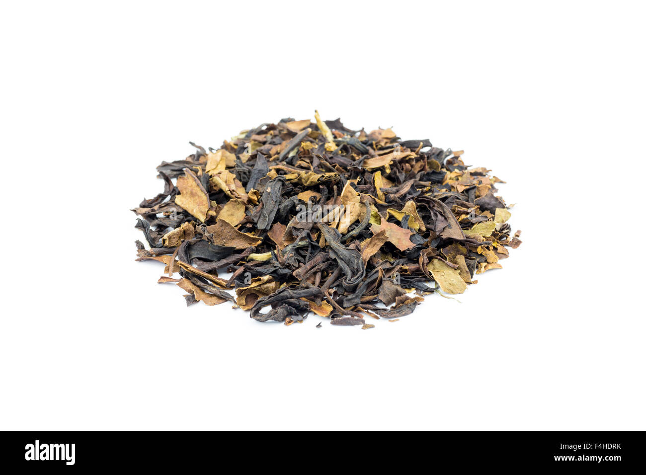 Heap of Loose tea Oolong isolated on white background Stock Photo - Alamy